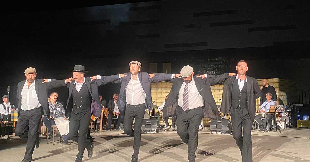 Εντυπωσίασε η μουσικοθεατρική παράσταση"Μενεξέδες & Ζουμπούλια ...