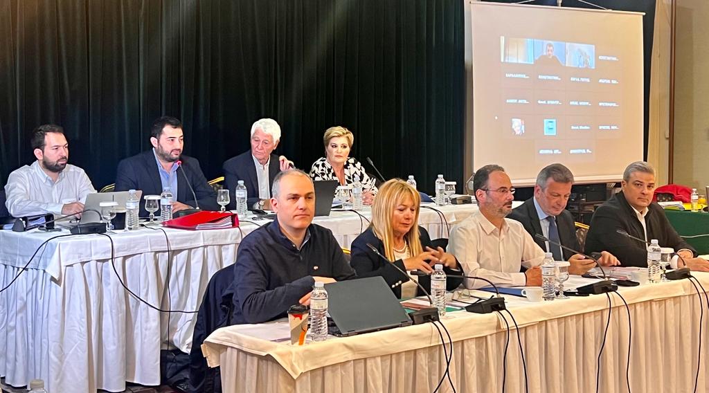Παρουσία μαθητών στο Καρπενήσι η συνεδρίαση του Περιφερειακού ...