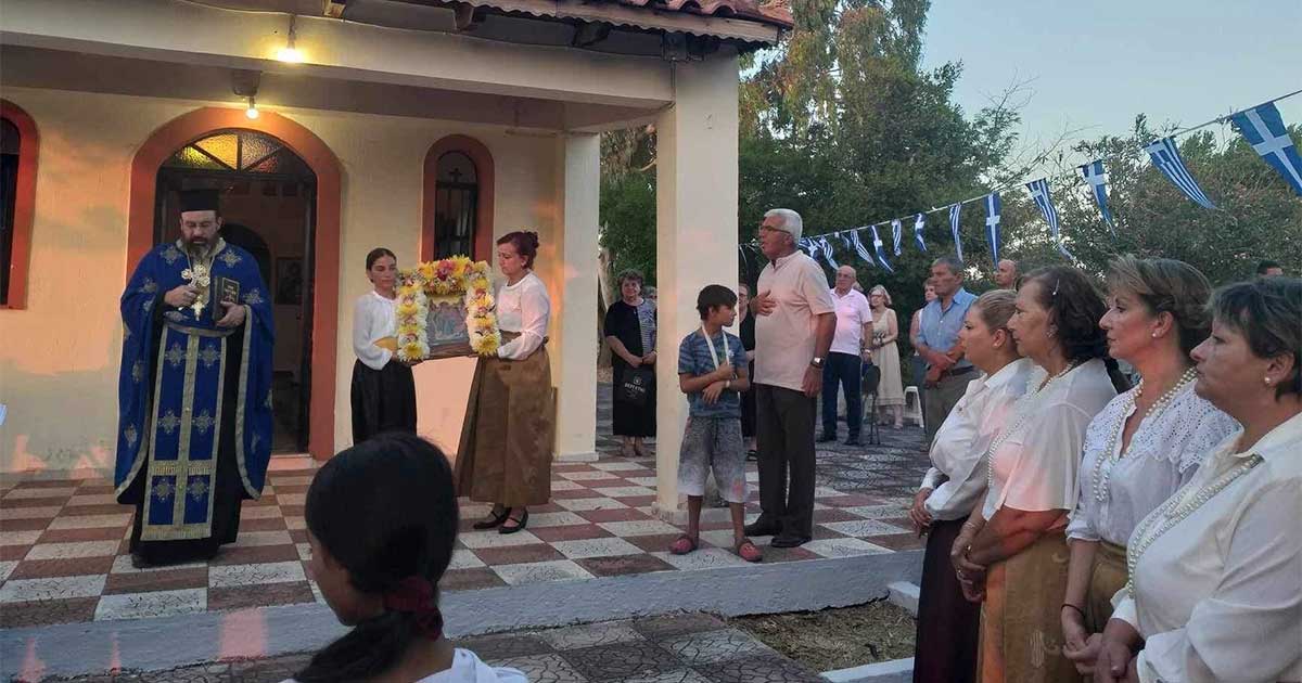 Η Άννα Παππά στον οικισμό της Χαραυγής - Eviaportal.gr